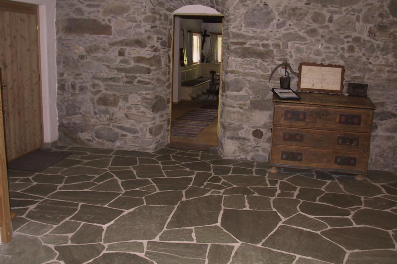 Naturstein Polygonalplatten – Rauriser Naturstein