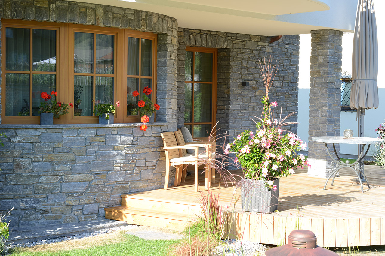 Kantstein Natur – Rauriser Naturstein