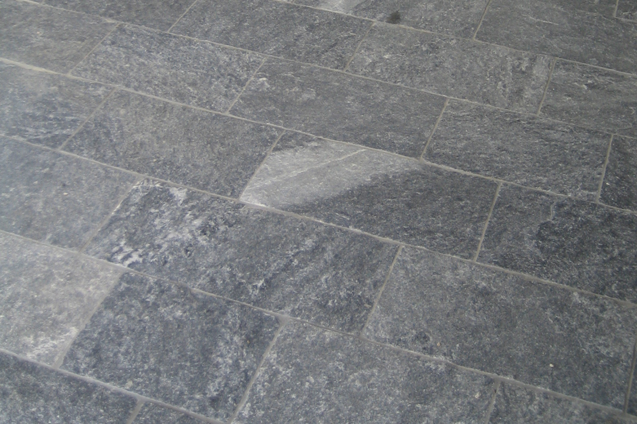 Naturstein Bodenplatten – Rauriser Naturstein